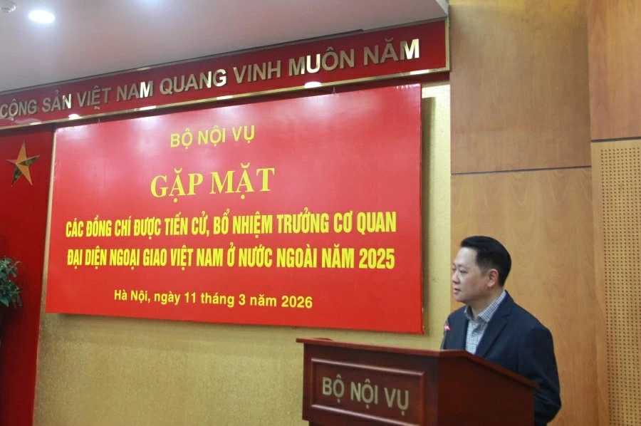 Heads of Vietnamese diplomatic missions abroad work with the Ministry ...