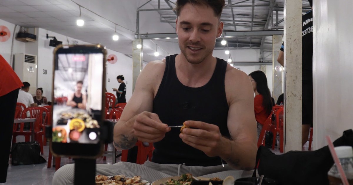 The story of a foreigner who loves affordable food in Ho Chi Minh City.