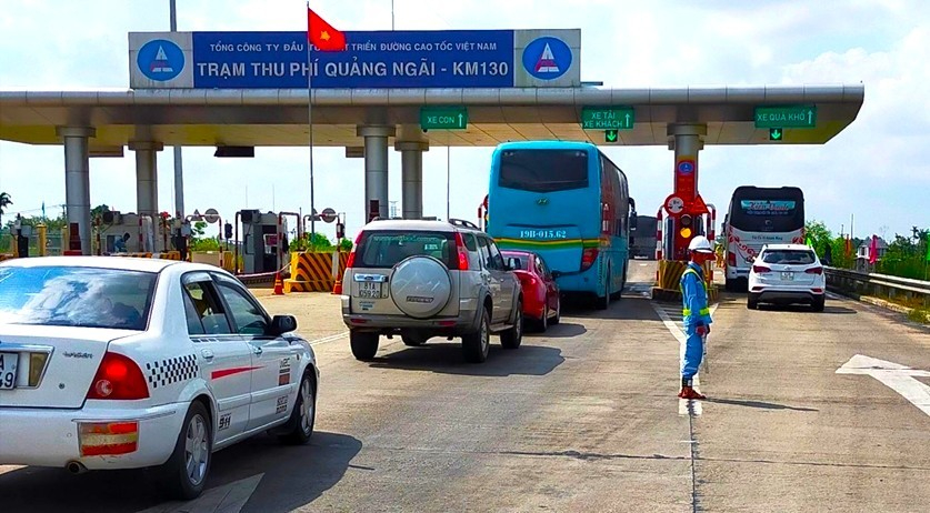 Comprehensive inspection of toll collection on the Da Nang - Quang Ngai ...