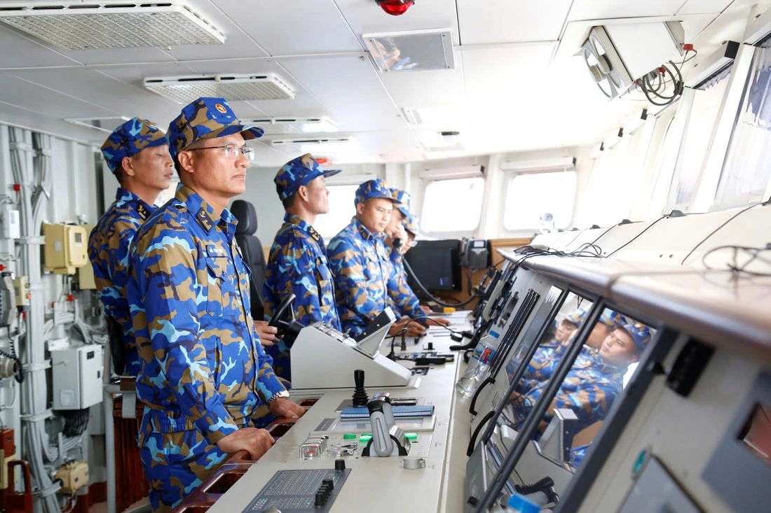 Watch the first-ever live-fire exercise between the Vietnamese and ...
