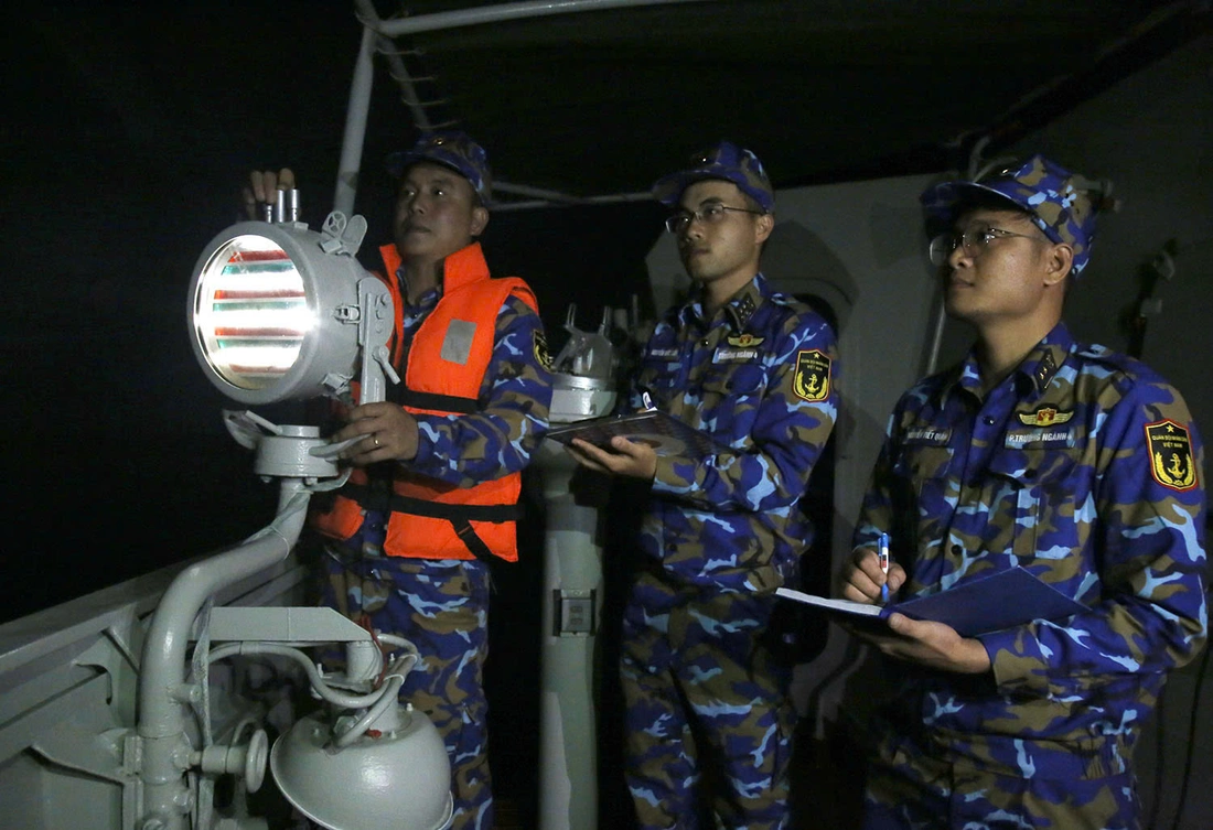 Watch the first-ever live-fire exercise between the Vietnamese and ...