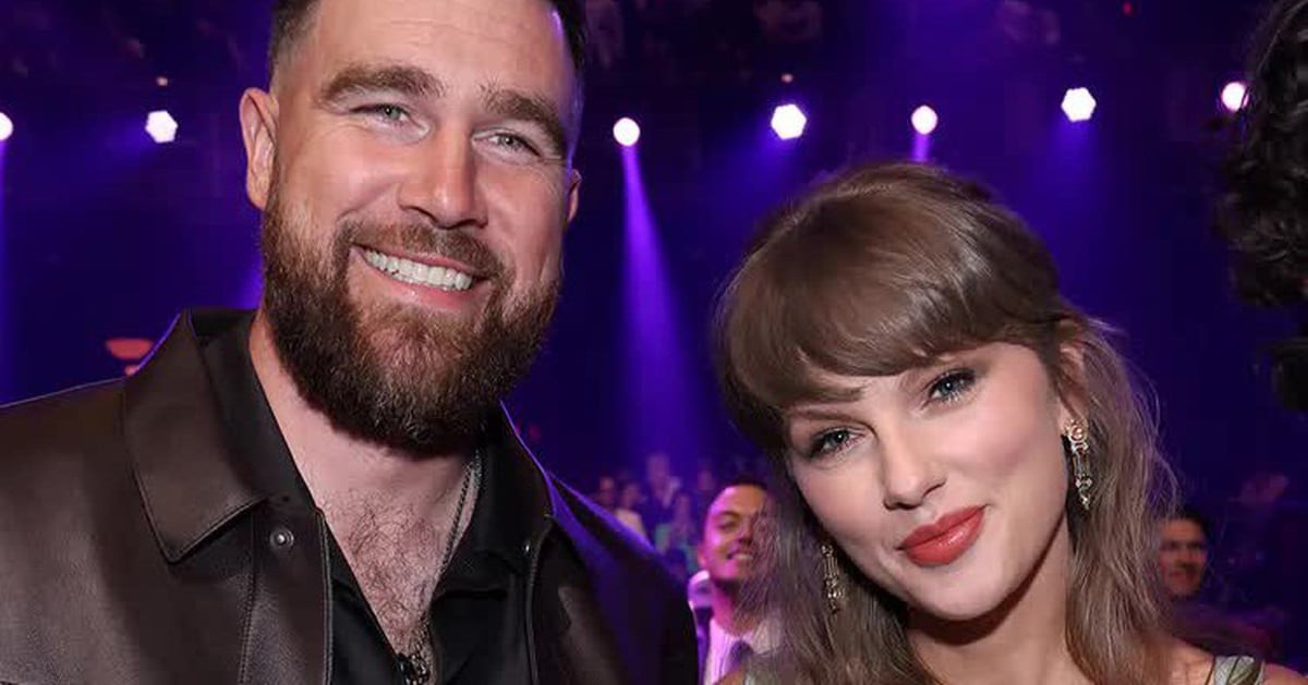Taylor Swift dan tunangannya, Travis Kelce, tampak mesra di ajang ...