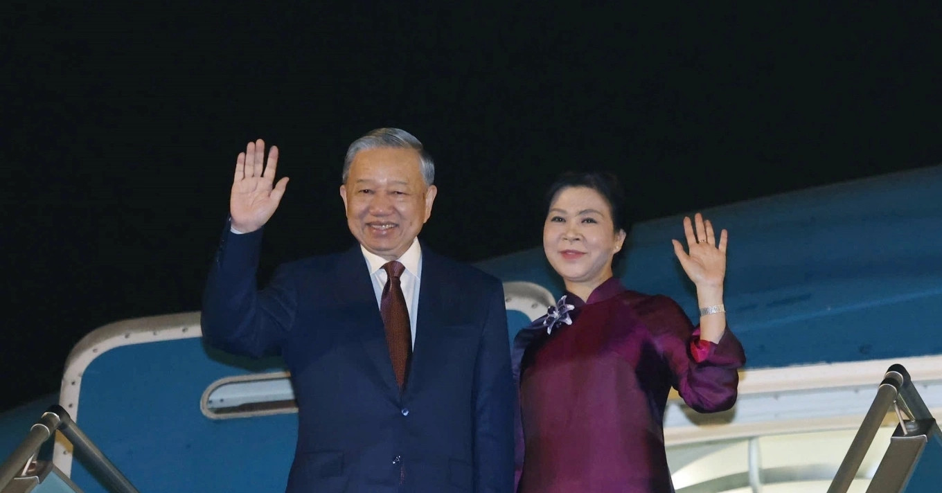 Tổng Bí thư, Chủ tịch nước Tô Lâm và phu nhân lên đường thăm Trung Quốc
