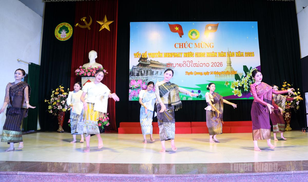 Tan Trao University organizes Vietnam-Laos Cultural Exchange Day ...