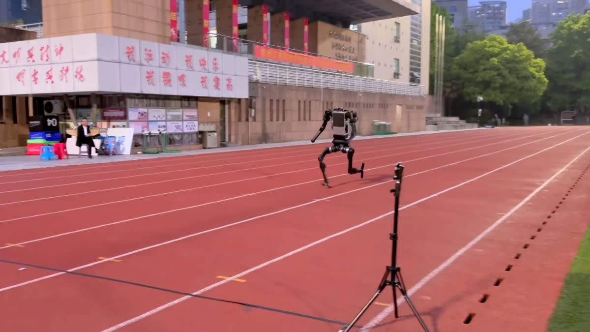 Technology 15/4: Robots sprint like Usain Bolt