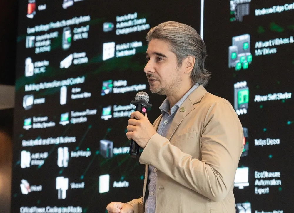 Schneider Electric launches smart building management platform.