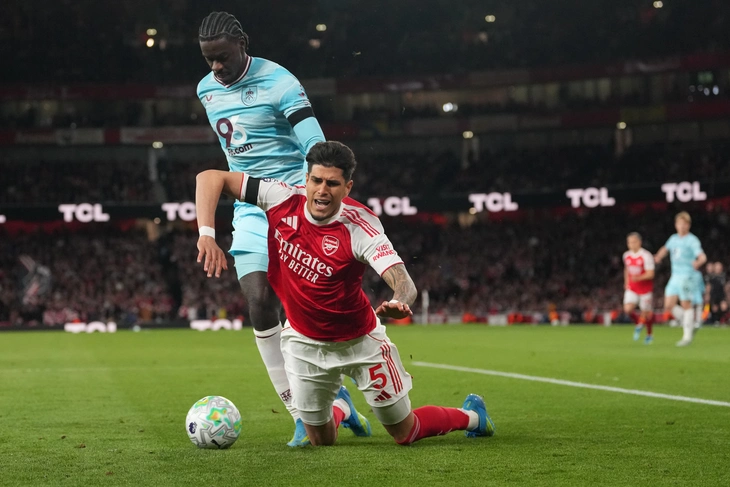 Arsenal Star S Shorts Fell Down During The Match