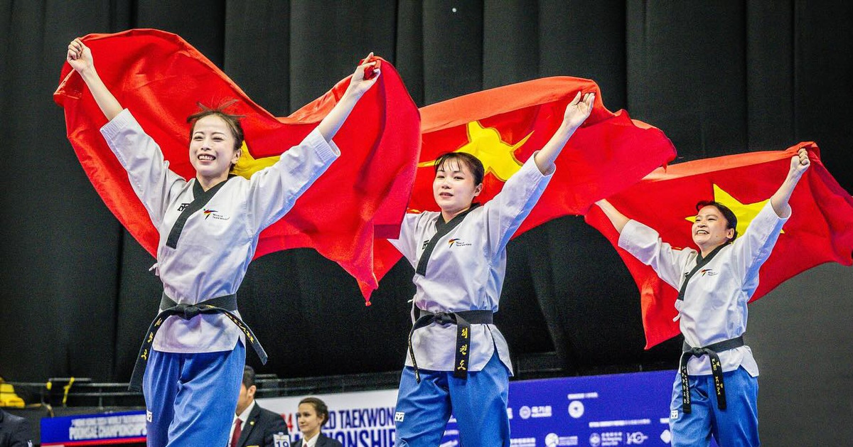 Vietnamese Taekwondo team wins 2 Asian gold medals.