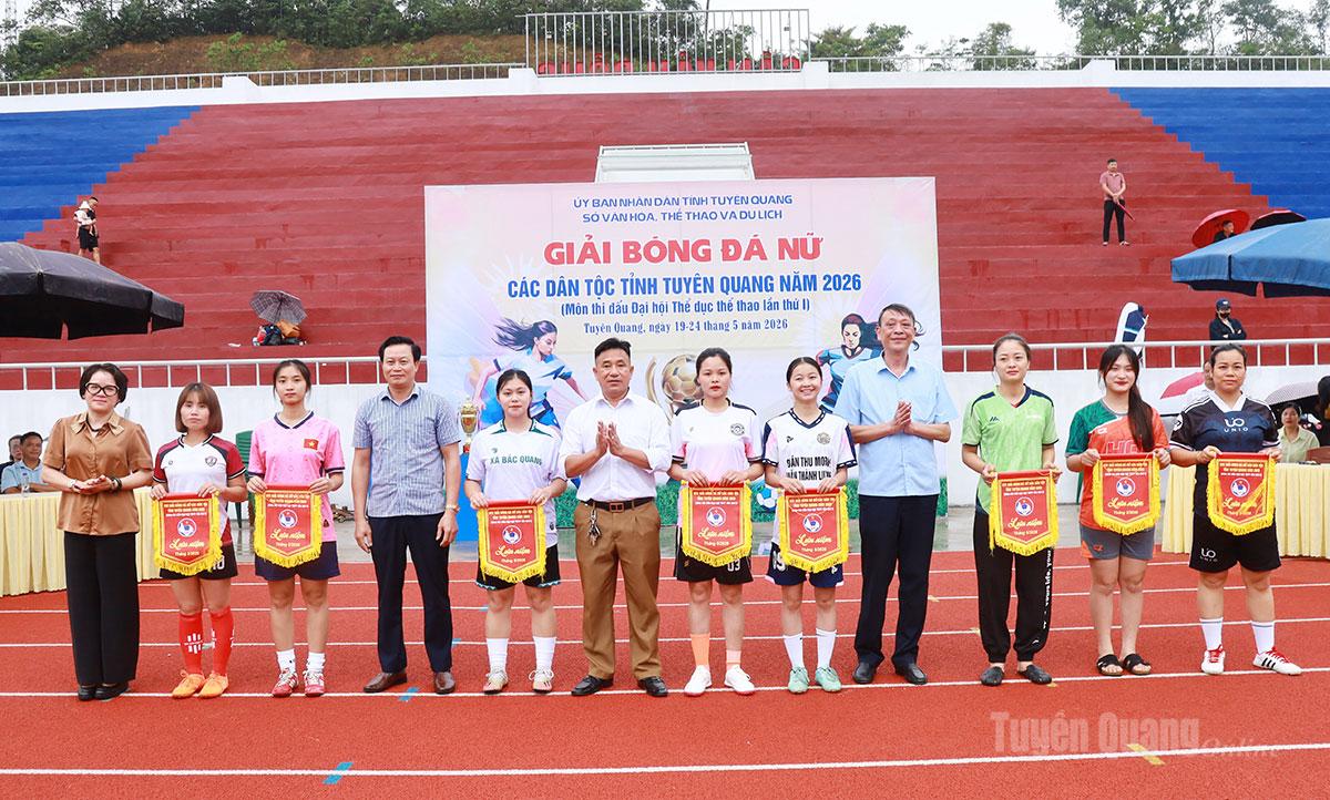 Ceremonia de inauguración del Torneo de Fútbol Femenino para Minorías ...