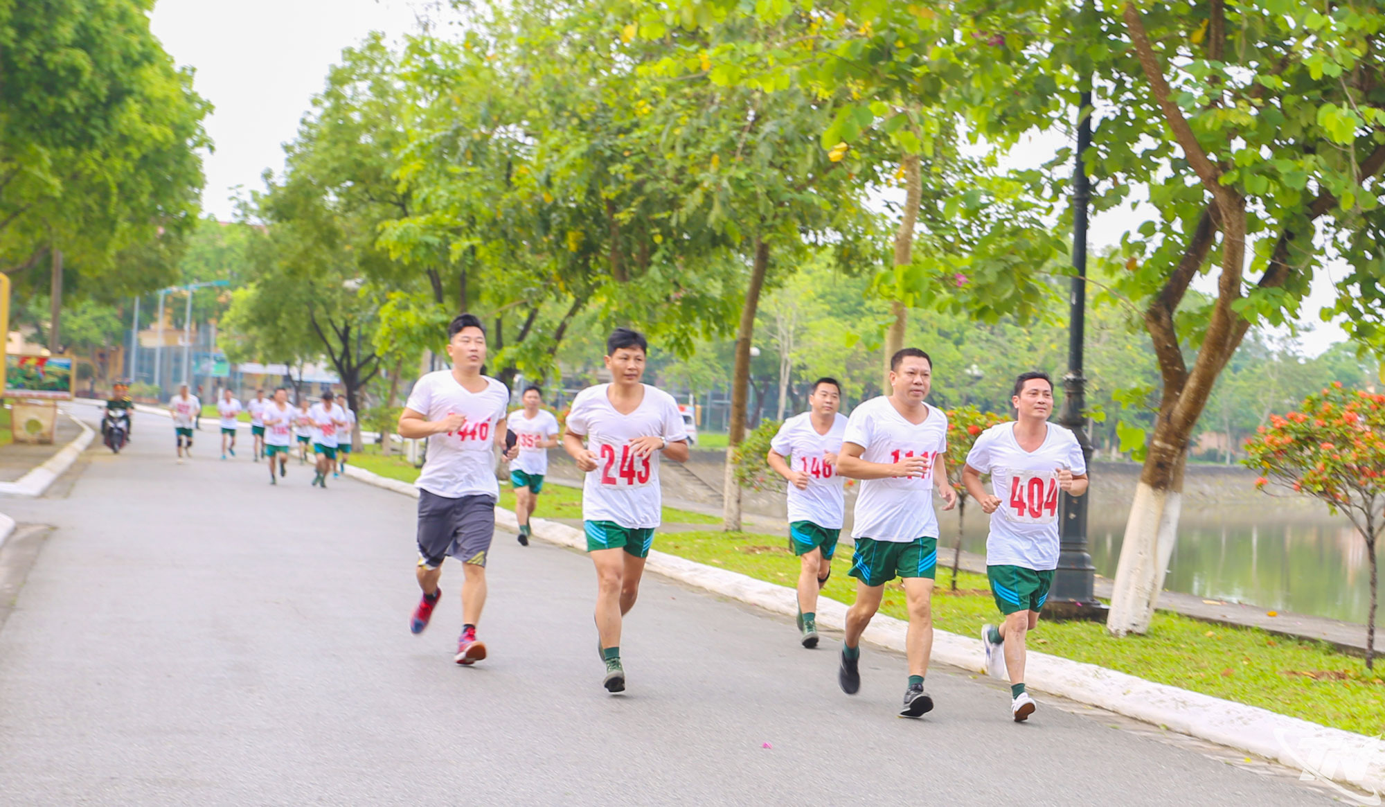 Kiểm tra huấn luyện sĩ quan, quân nhân chuyên nghiệp