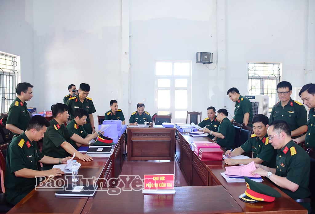 Đoàn kiểm tra của Tổng cục Chính trị Quân đội nhân dân Việt Nam kiểm ...