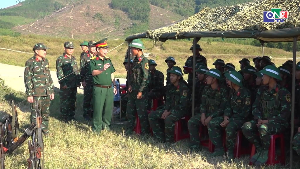 Kiểm tra huấn luyện chiến sĩ mới tại Trung đoàn 887