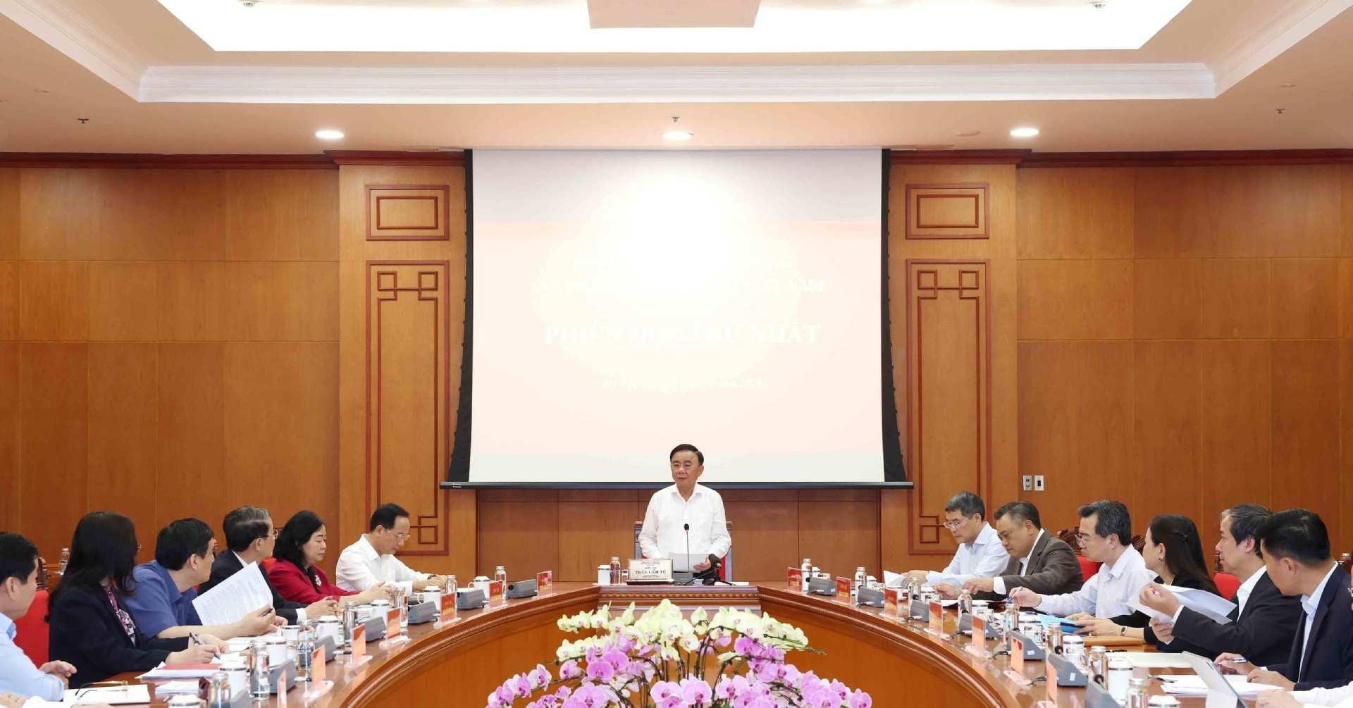 9 ủy viên Bộ Chính trị tham gia Ban Chỉ đạo Trung ương về phát triển ...