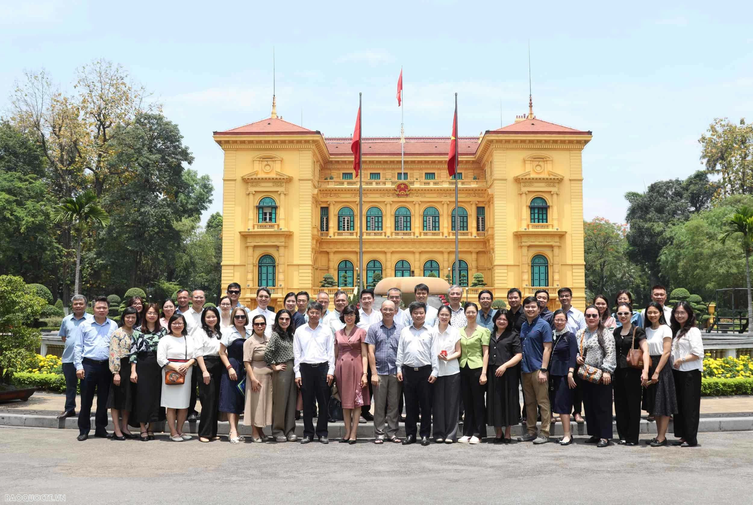 Đảng viên ngoại giao trên không gian số: Từ lắng nghe dư luận đến làm ...
