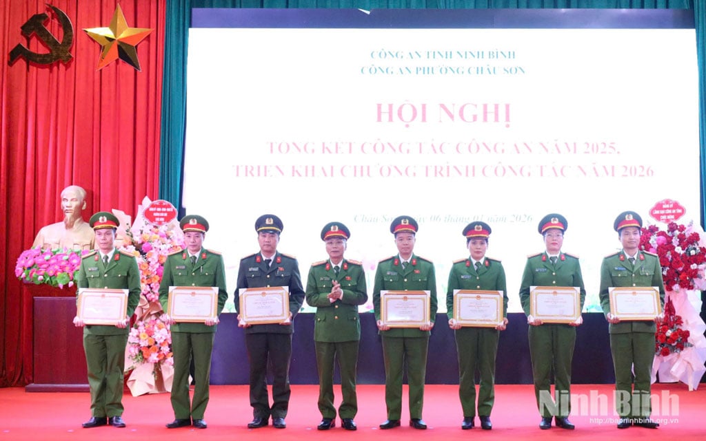 Ninh Bình đẩy mạnh xây dựng lực lượng công an xã, phường vững mạnh ...