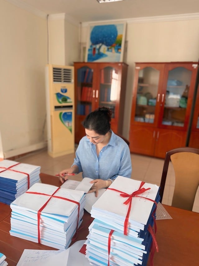 Miss Nguyen Thi Huyen continues to surprise the public many years after ...