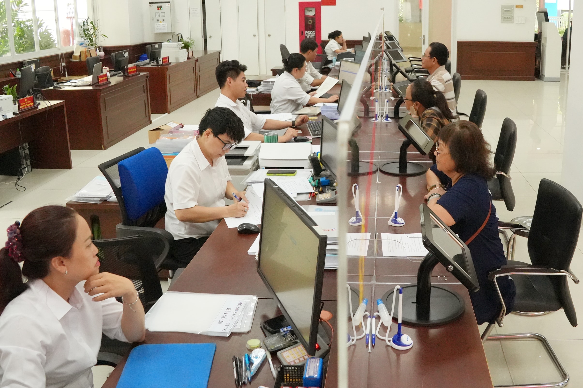 TP. Hồ Chí Minh: Bố trí 408 nhân sự không chuyên trách phục vụ chuyển ...