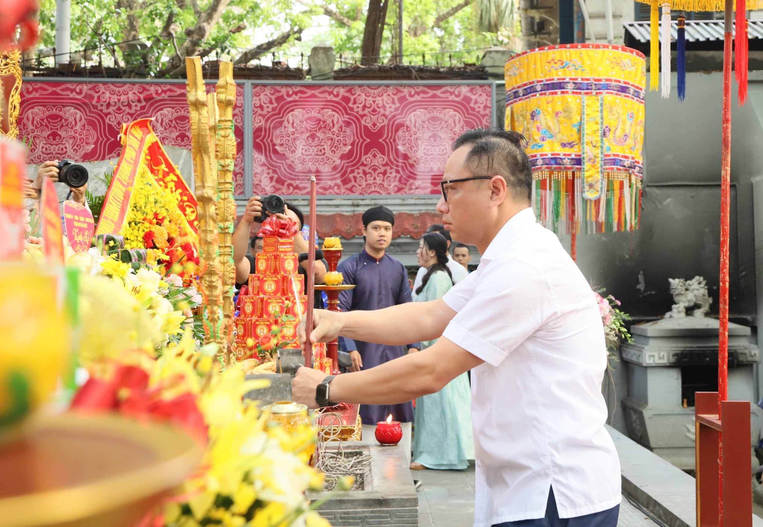 Phường Hoàn Kiếm: Dâng hương kỷ niệm 598 năm ngày Vua Lê Thái Tổ đăng quang