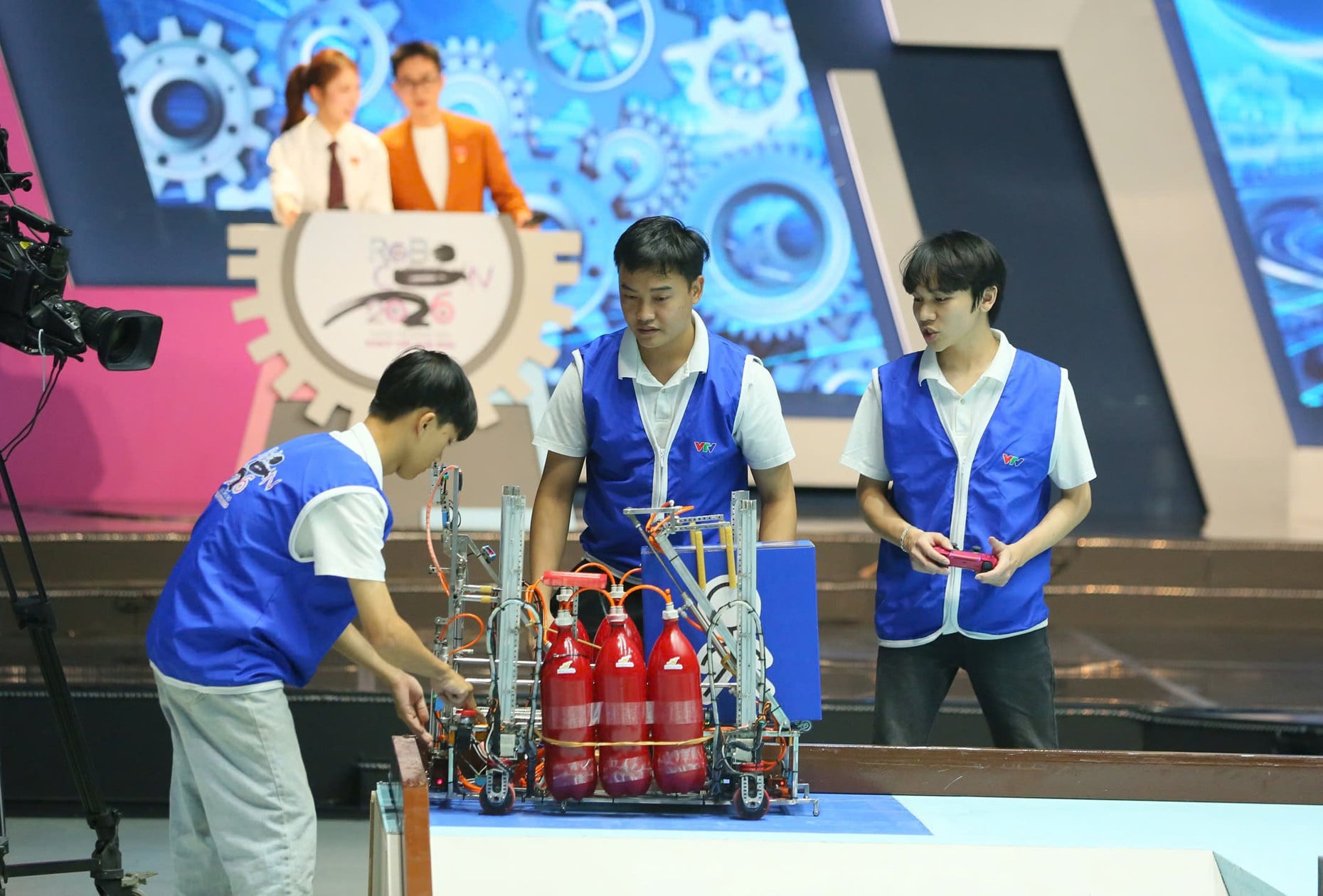 Đại học Lạc Hồng vô địch Robocon Việt Nam 2026, giành vé dự đấu trường ...
