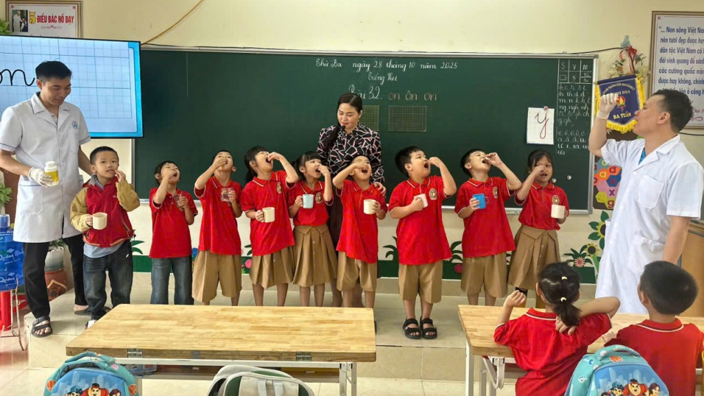 Working together to improve nutrition and boost children's growth.