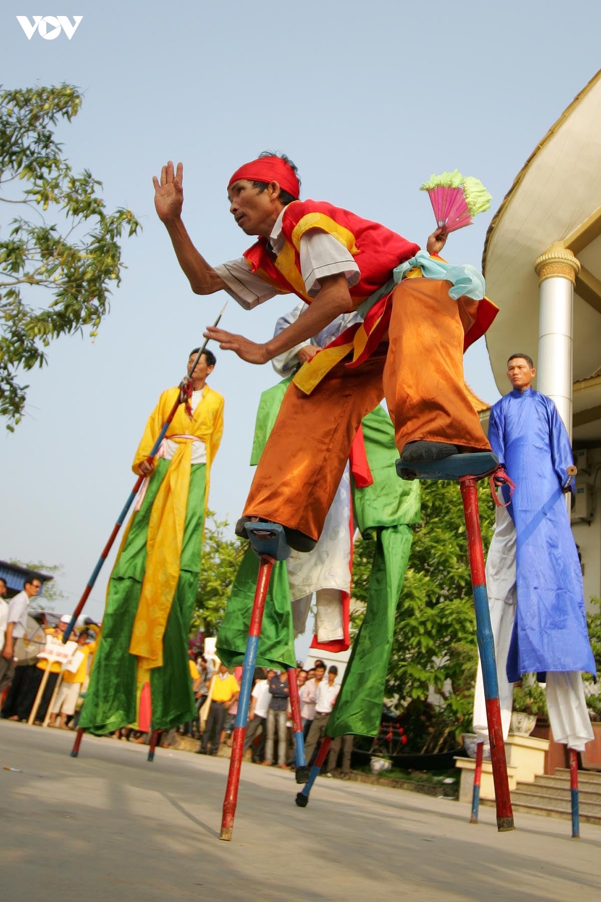 Discover the "dance" of stilts on the waves performed by fishermen in ...
