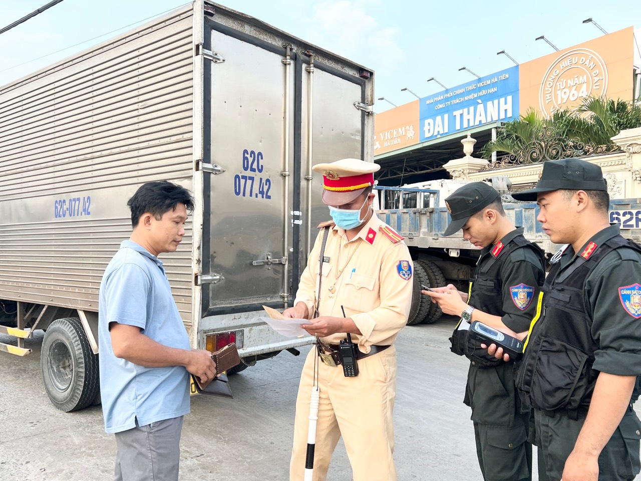 Over 48,000 traffic violations were handled during the 6-day Tet holiday.