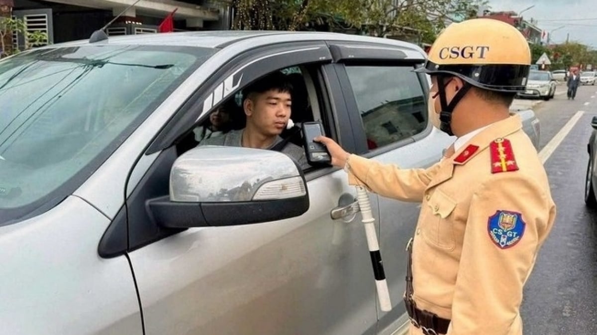 Drivers are advised to obey traffic laws on the highway.