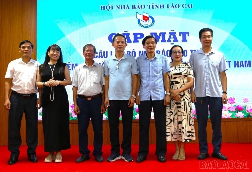 Gặp mặt Câu lạc bộ Nhà báo cao tuổi nhân kỷ niệm 101 năm Ngày Báo chí ...