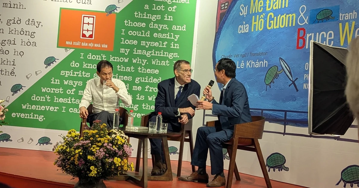 Nhà thơ Mỹ Bruce Weigl ra mắt tập thơ mới viết về Hà Nội và Việt Nam