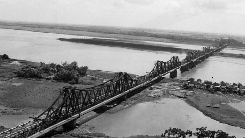 The Red River and the evolutionary history of the Vietnamese people.