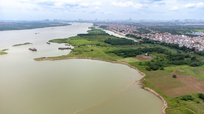 The Red River and the evolutionary history of the Vietnamese people.