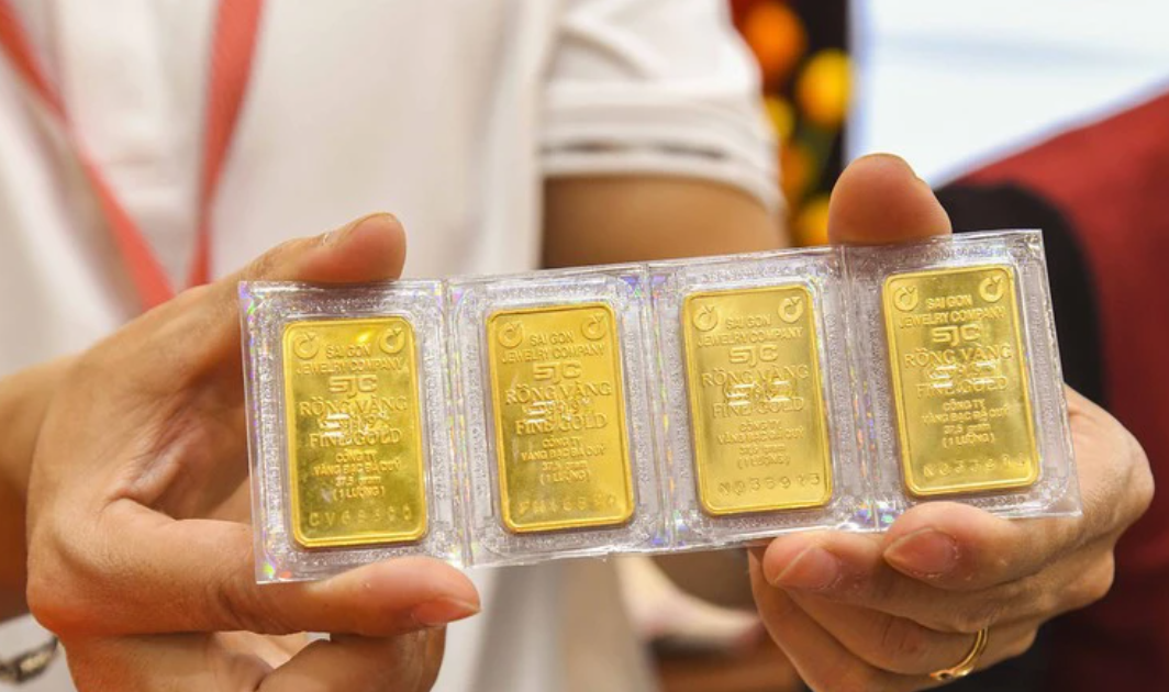 Giá vàng giảm về mức thấp nhất trong nhiều tháng qua