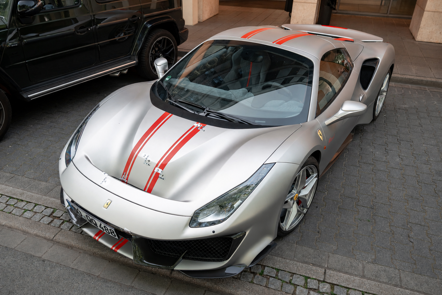 La supercar Ferrari 488 Pista Spider était criblée de balles.