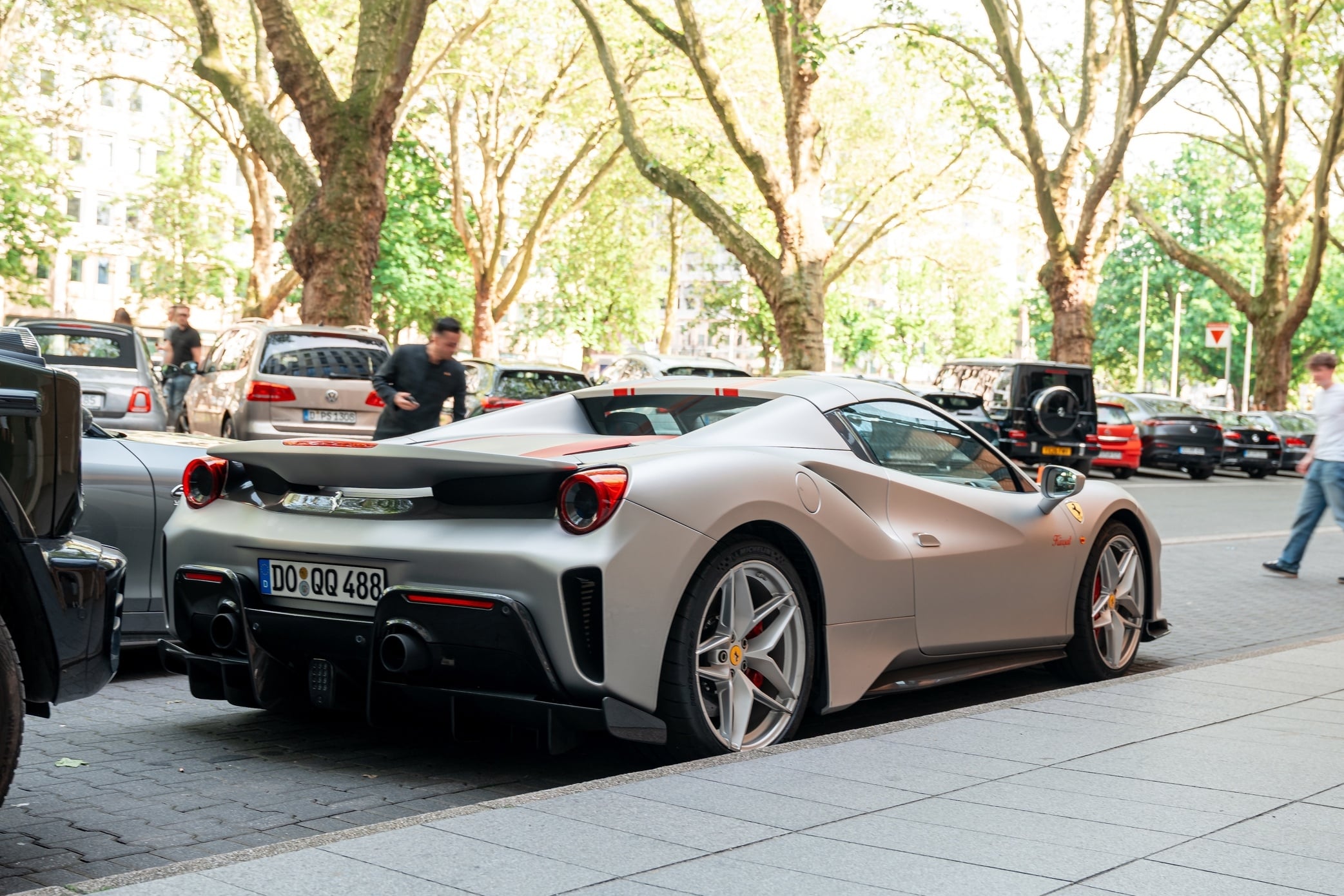 La supercar Ferrari 488 Pista Spider était criblée de balles.