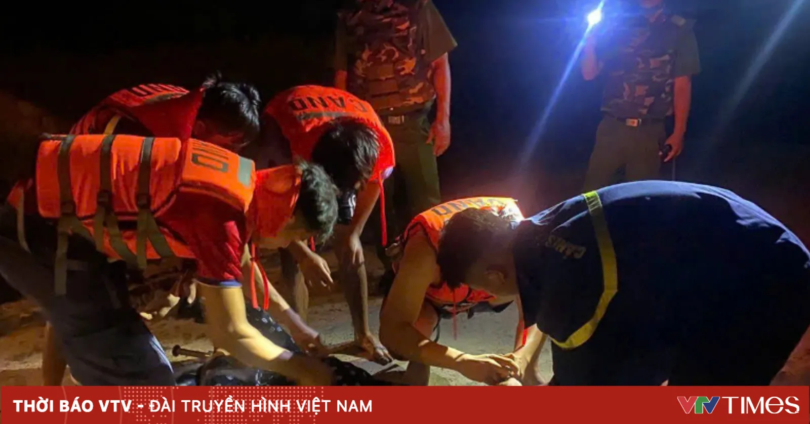 Teenager who fainted under bridge successfully rescued.