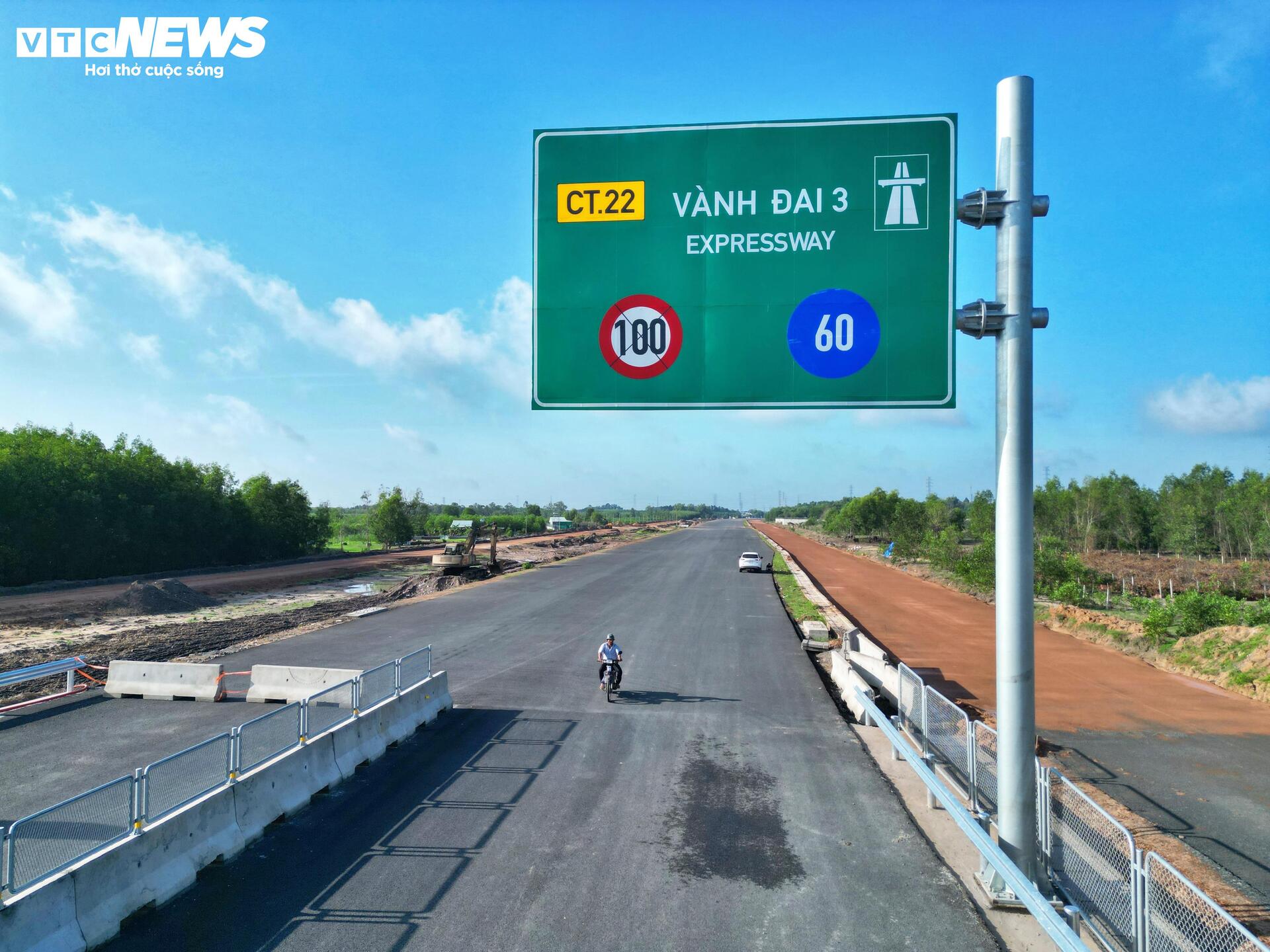 Current status of the Ring Road 3 project through Dong Nai after 3 ...