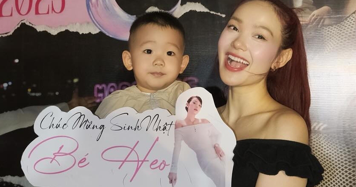 Minh Hang dan tekanan setelah memiliki anak.