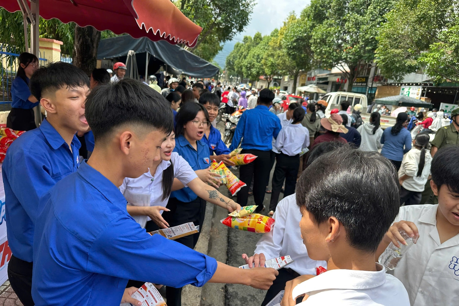 Tiếng kẻng đặc biệt và hành trình đến kỳ thi tốt nghiệp THPT của nam ...