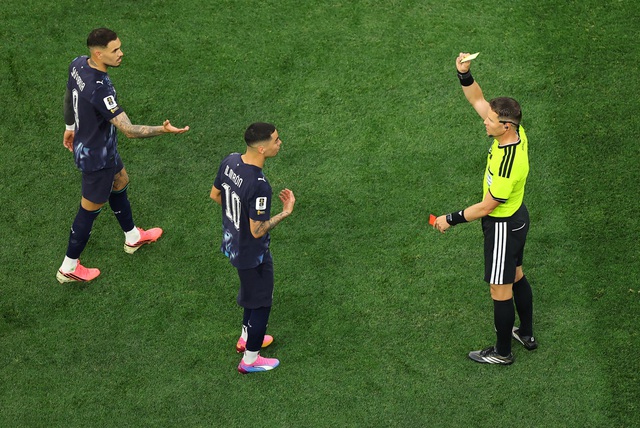 Why did VAR overturn the yellow card given to the American player ...
