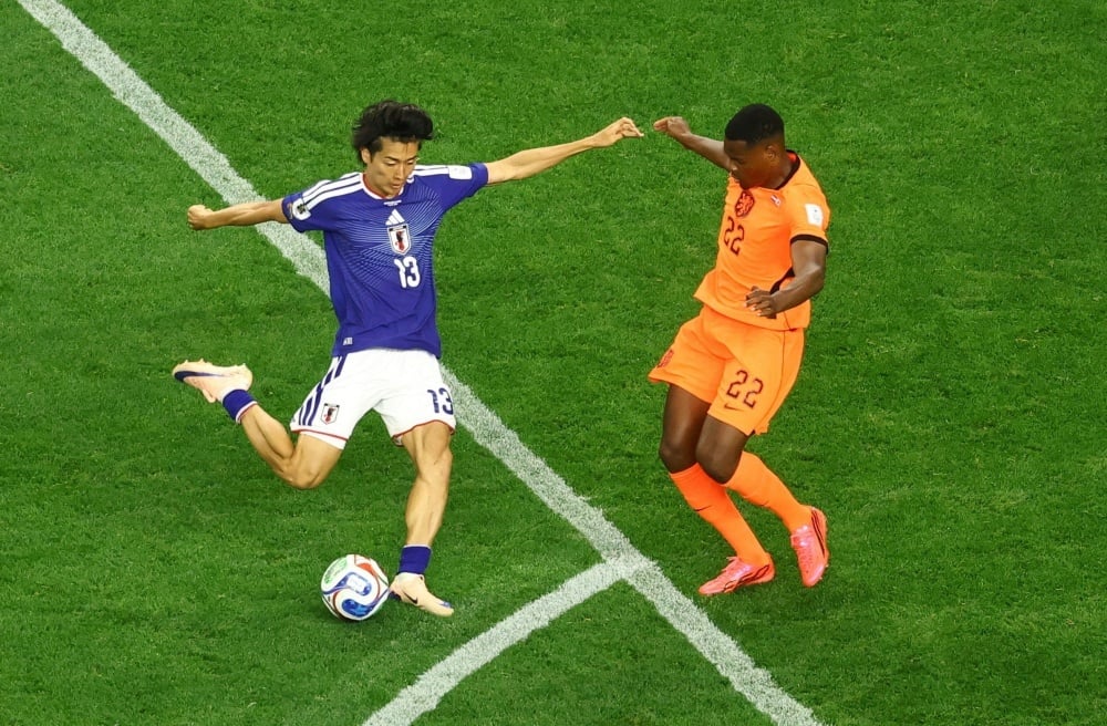 The unusual match attire of the Japanese national team hero.