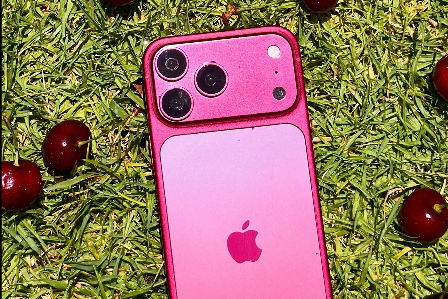 The price of the iPhone 18 Pro could skyrocket, a shock to Apple users.
