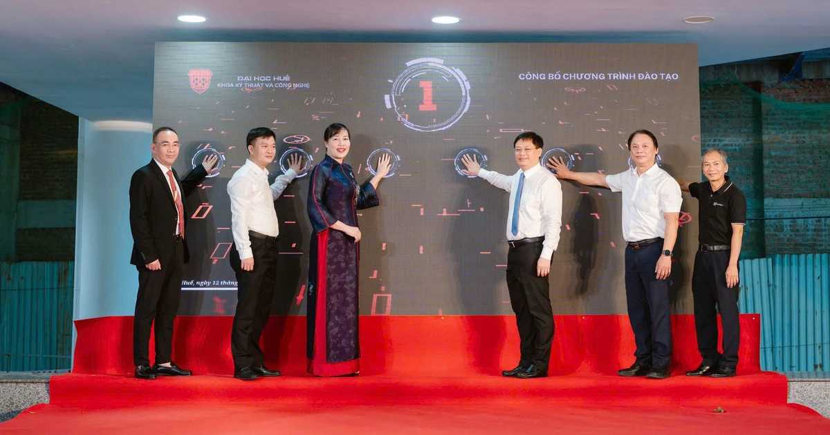 Hue University expands its training of human resources for the digital age.