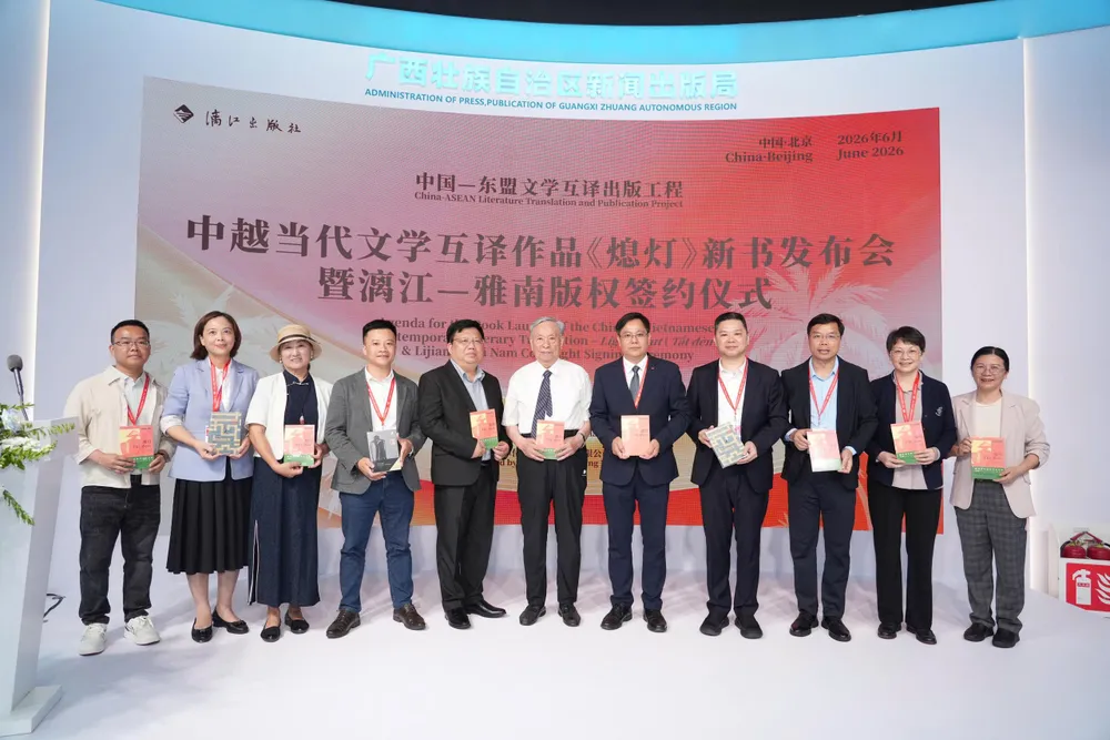 The novel by writer Ho Anh Thai will be published in Chinese.