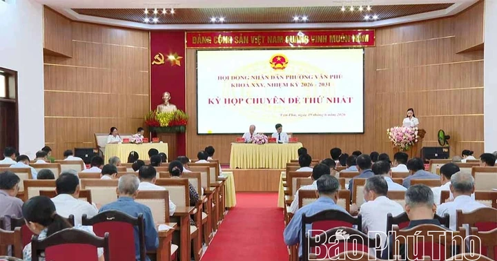 First Special Session of the Van Phu Ward People's Council, 25th term ...