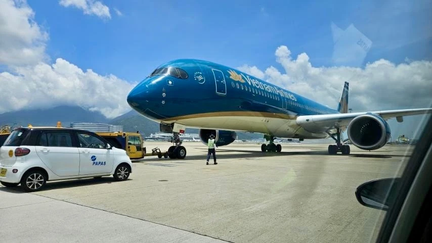 Cứu khách gặp vấn đề sức khỏe, máy bay hạ cánh khẩn cấp tại Hong Kong