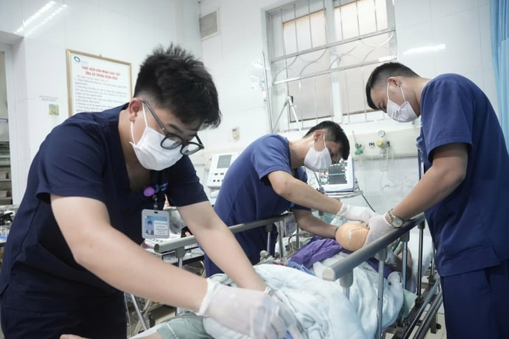 The 19-year-old girl lost her hand in an accident while operating a ...