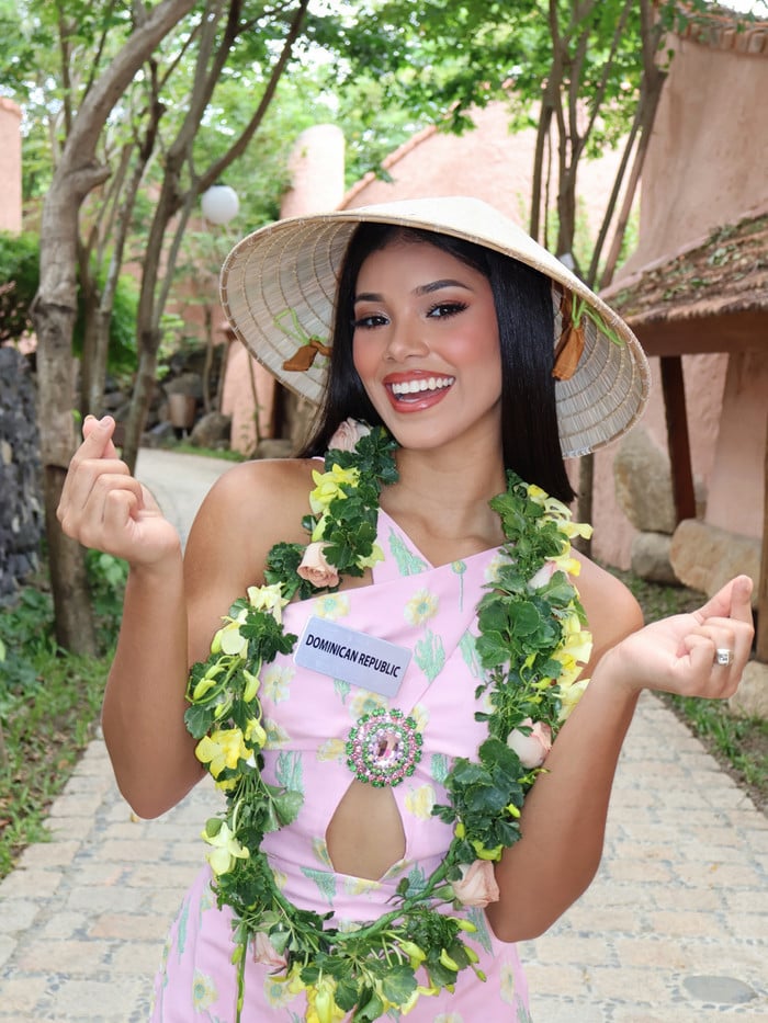 The everyday beauty of the new Miss World 2026, Joheirry Mola ...