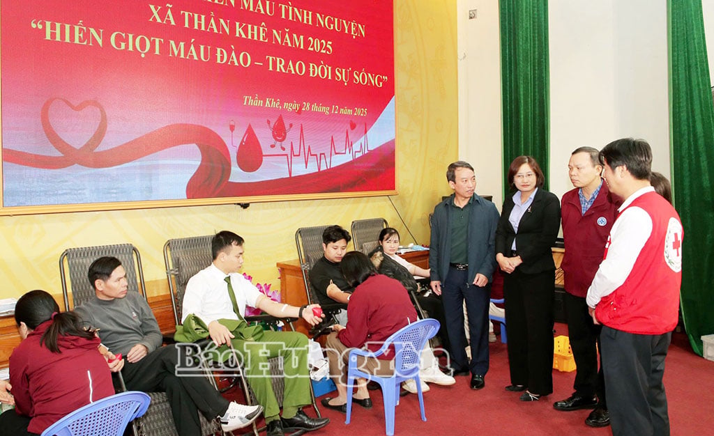 Jornada de donación voluntaria de sangre en las comunas de Than Khe y ...