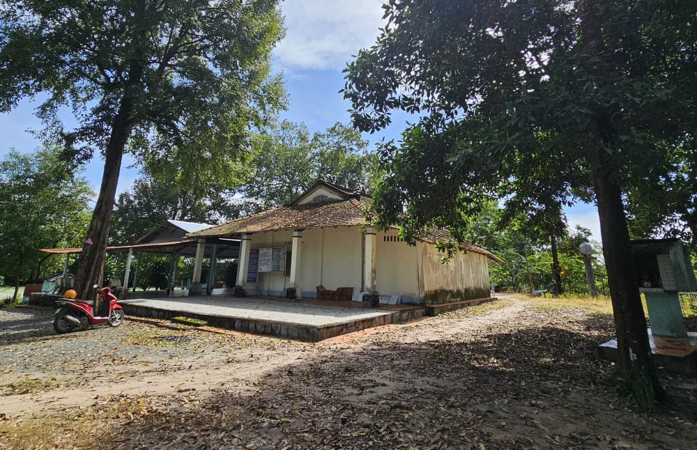 Truong Mit Temple - A historical witness amidst lush greenery.