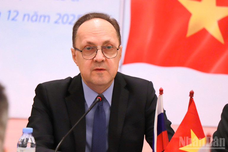Vietnam-Russia relations continue to be strengthened and developed ...